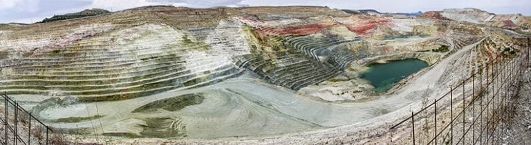 Definitive Guide to Bentonite Clay, + 10 Benefits and Uses