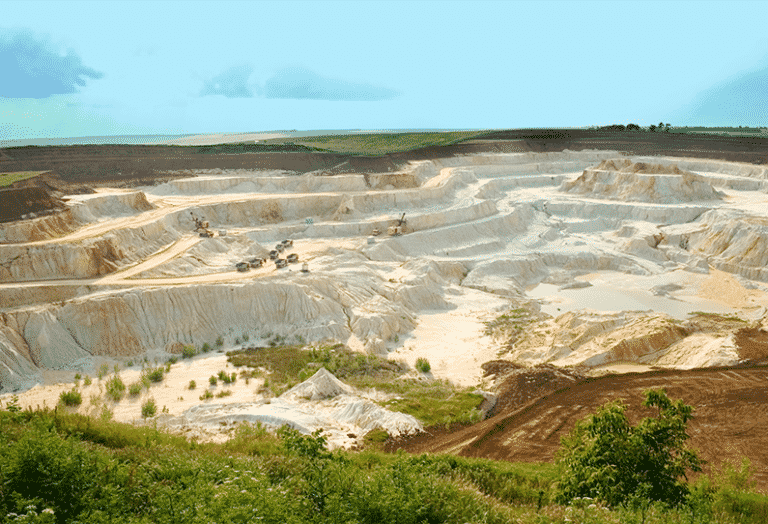 Kaolin Clay Benefits and Uses [The Definitive Guide]